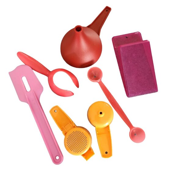 Tupperware | Kitchen | Tupperware New Party Prizes Set Of 7 New Colors ...